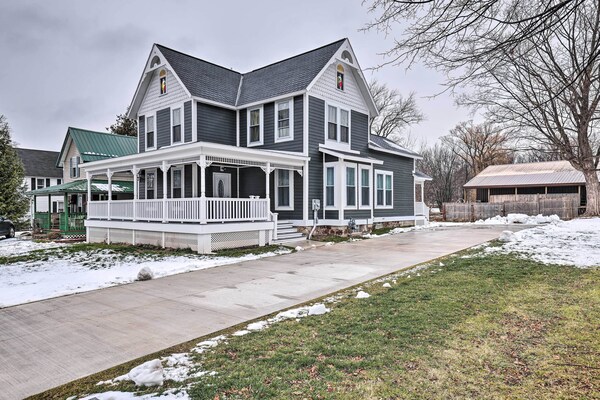 Walkable Sodus Point Retreat < 1 Mi To Lake - Sodus Point, NY