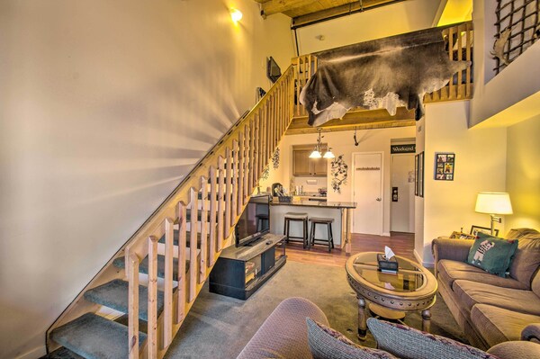 Snug Wintergreen Resort Studio: Ski In & Out! - Wintergreen, VA