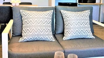 Quarto luxo, 1 quarto | 2 quartos, escrivaninha, Wi-Fi de cortesia, roupa de cama