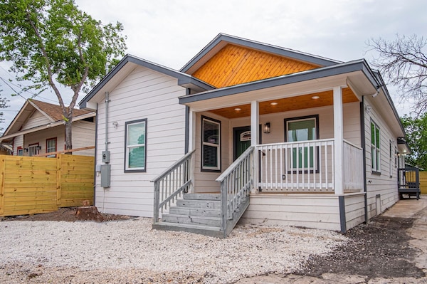 Your Dream Stay 4br/2ba Near Downtown & Riverwalk - San Antonio, TX