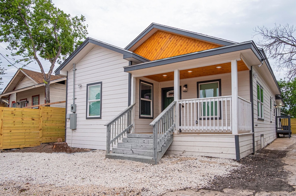 Your Dream Stay 4br/2ba Near Downtown & Riverwalk - San Antonio, TX