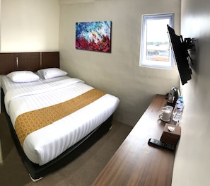 Quarto Standard, 1 quarto, fumadores | Minibar, secretária, secretária adequada para computadores portáteis 
