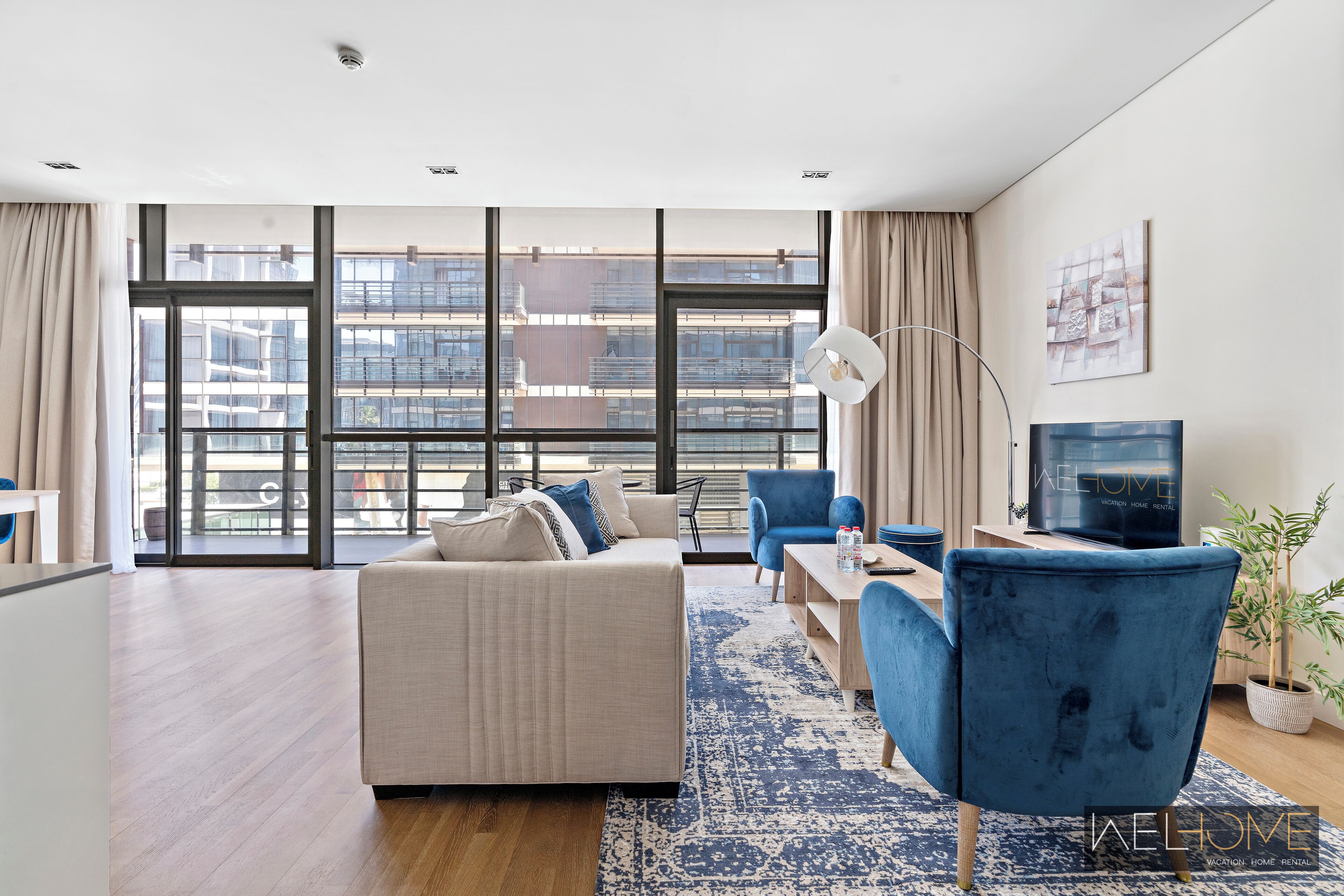 Apartamento Deluxe | Sala de estar | Smart TV de 50 de polegadas com canais por cabo, televisor, Netflix 