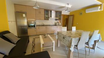 Um forno, Produtos de limpeza