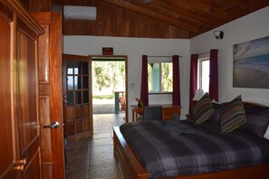 Cabana de Madeira Standard | Wi-fi grátis, roupa de cama fornecida 