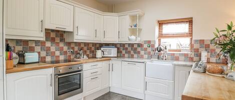 Lava-louças, talheres/pratos/utensílios de cozinha