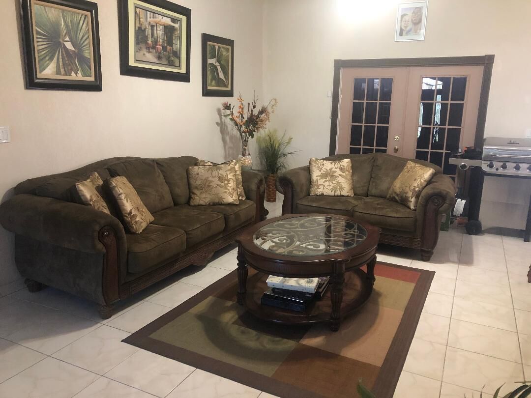 Beautiful Family Vacation Home In The Bahamas. - Freeport