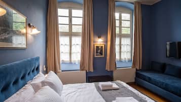 Quarto Triplo Deluxe | 1 quarto, com mobília individualizada, secretária