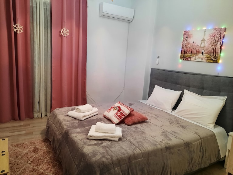 Villys Apartment Three Minutes Walk From The Beach Of Kalamata - Kalamata