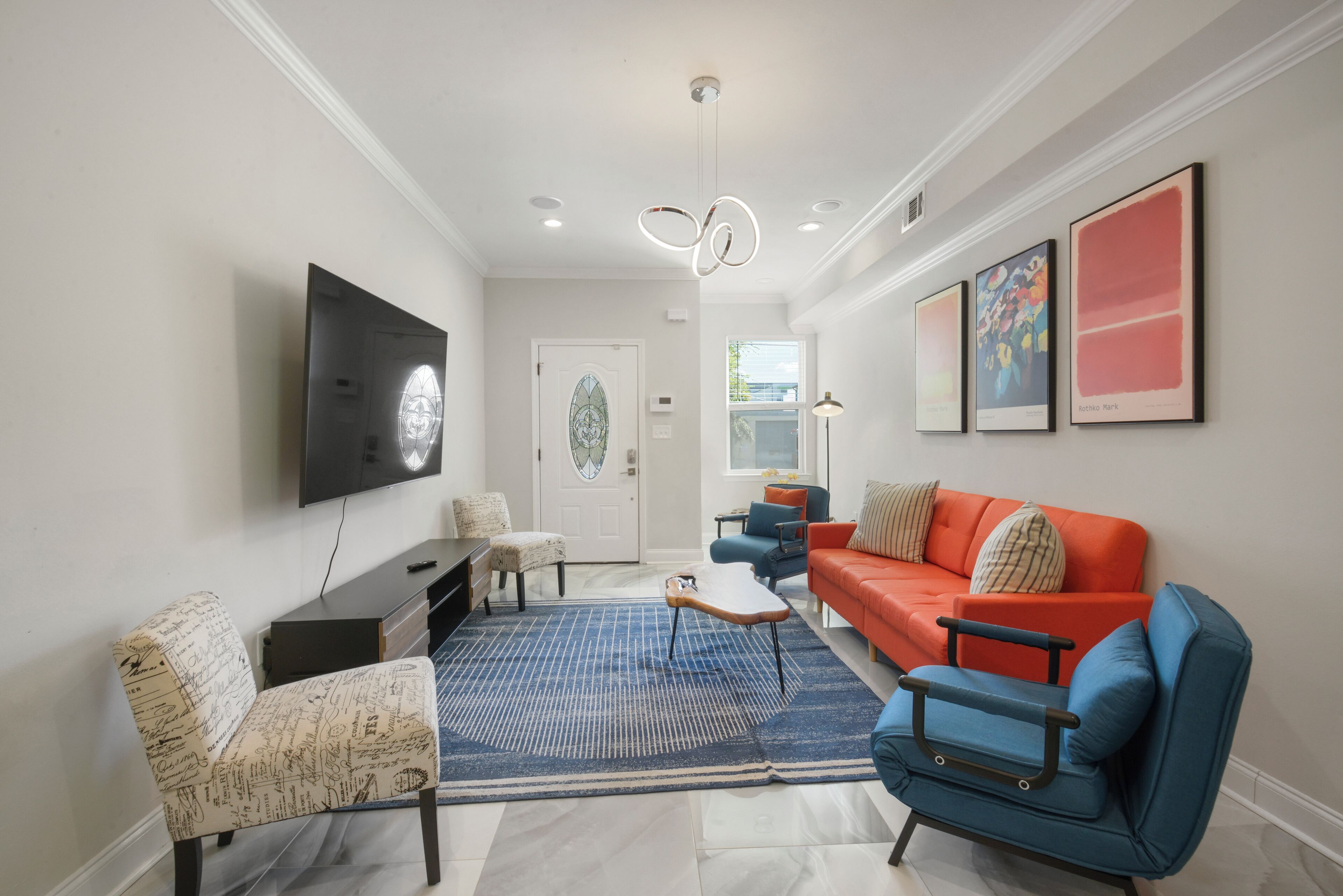 Remarkable Superdome Group Home W/heated Pool, Parking, Patio, 8 Beds & 5 Baths - New Orleans, LA