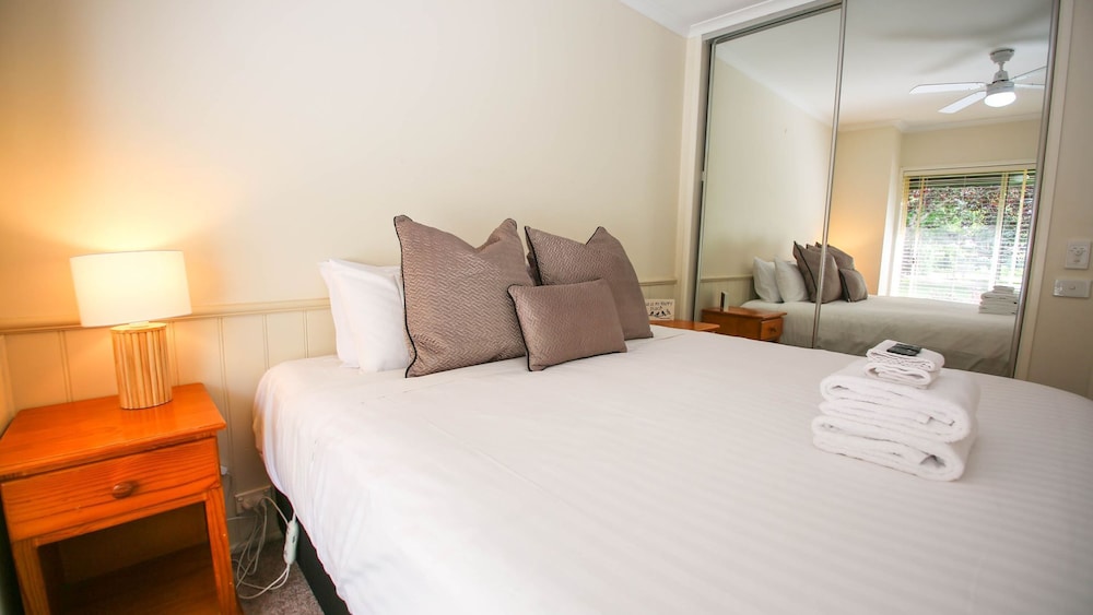 Silver Birches Holiday Village - Unit 8 - Bright