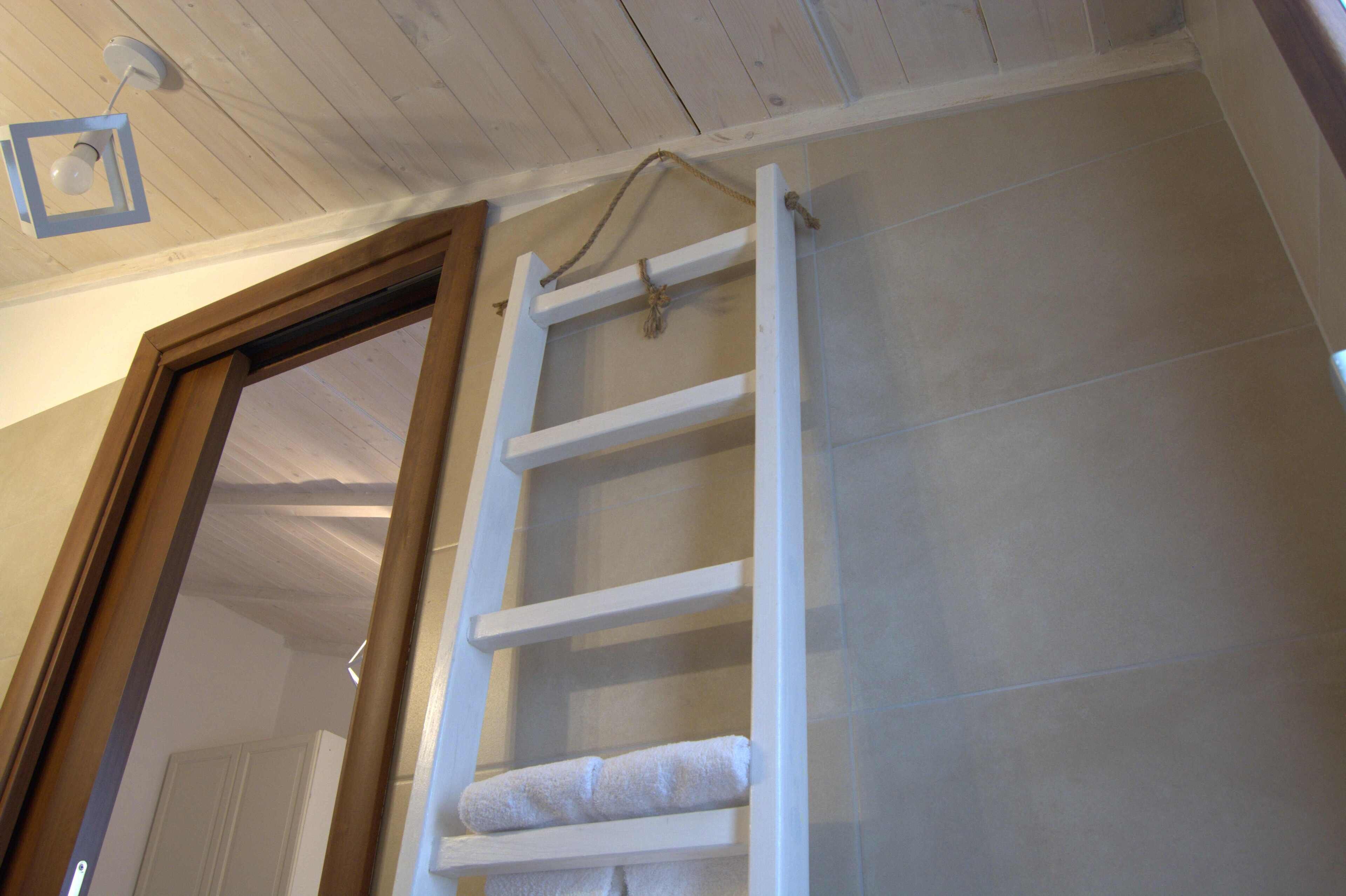 Quarto clássico, várias camas, vista para a cidade | Banheiro | Chuveiro, secador de cabelo, bidê, toalhas de banho