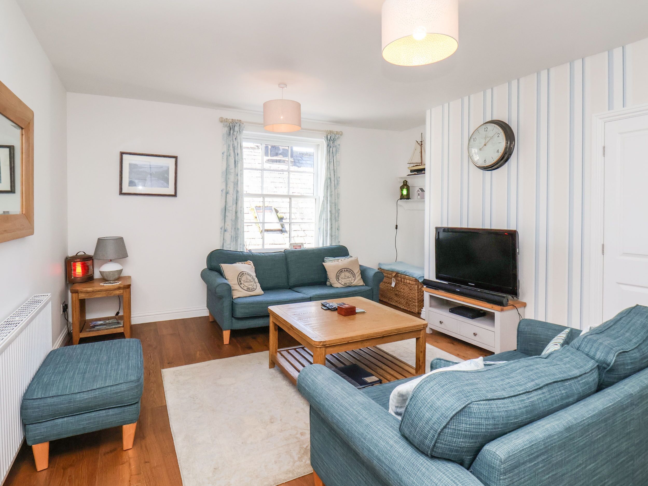 Navigators Rest, Pet Friendly, Character Holiday Cottage In Whitby - Robin Hood's Bay