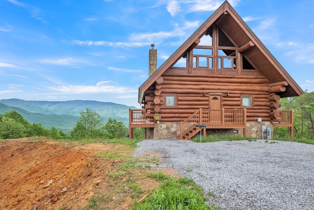 Sky Views - Panoramic Views 2 Bedroom Cabin By Heavenly Views Resort - Gatlinburg, TN
