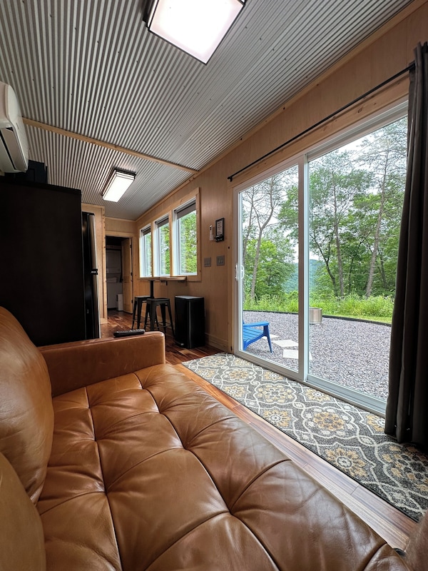 The Container Den-shipping Container Cabin With Hottub-wifi-great View! Book It! - Slade, KY