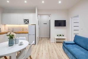 Apartamento Deluxe | Secretária adequada para computadores portáteis, quartos insonorizados 