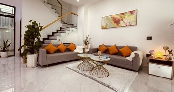 Villa Familiar | Sala de estar | Smart TV de 43 polegadas com canais por cabo, televisor 