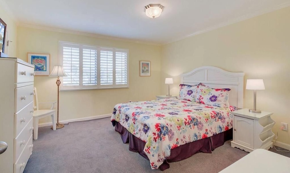 "Water's Edge”|11D Mariners Walk |Oceanfront |Remodeled | Open Deck ...