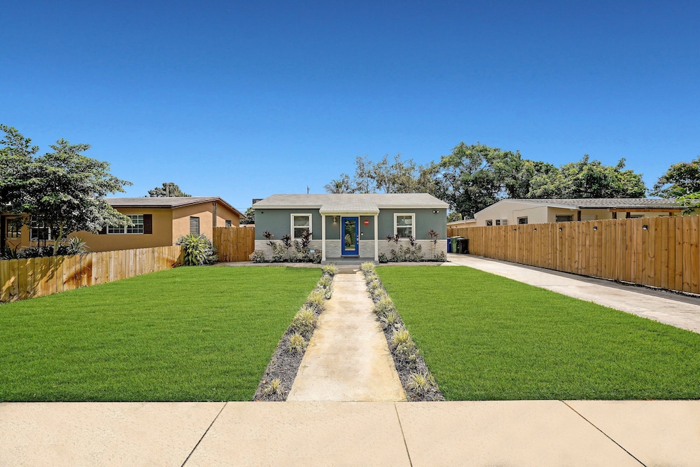 Blue Ocean Retreat In Fort Lauderdale - Plantation, FL