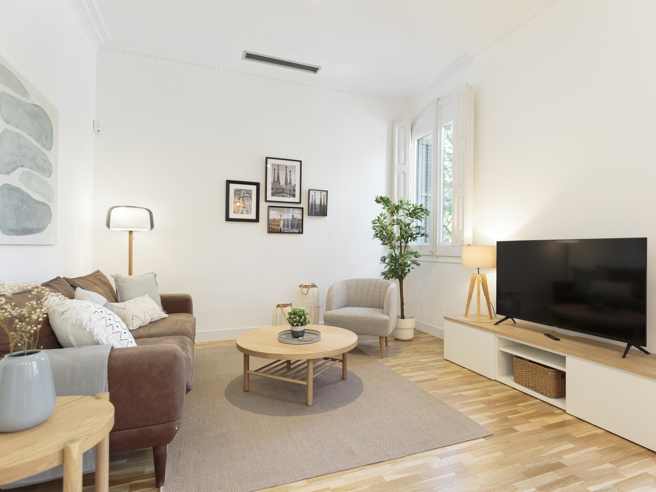 Amazing Views Over Sagrada Familia - Badalona