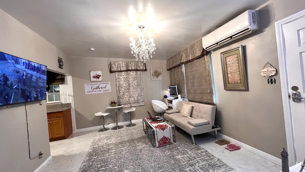 House-north El Monte 2 Rooms 3 Beds 1 Bath 14 Miles To Dtla - Baldwin Park, CA