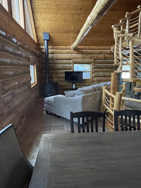 Beautiful Rustic And Secluded Cabin On A Dead End Lane And Close To Galena, Il. - Galena, IL