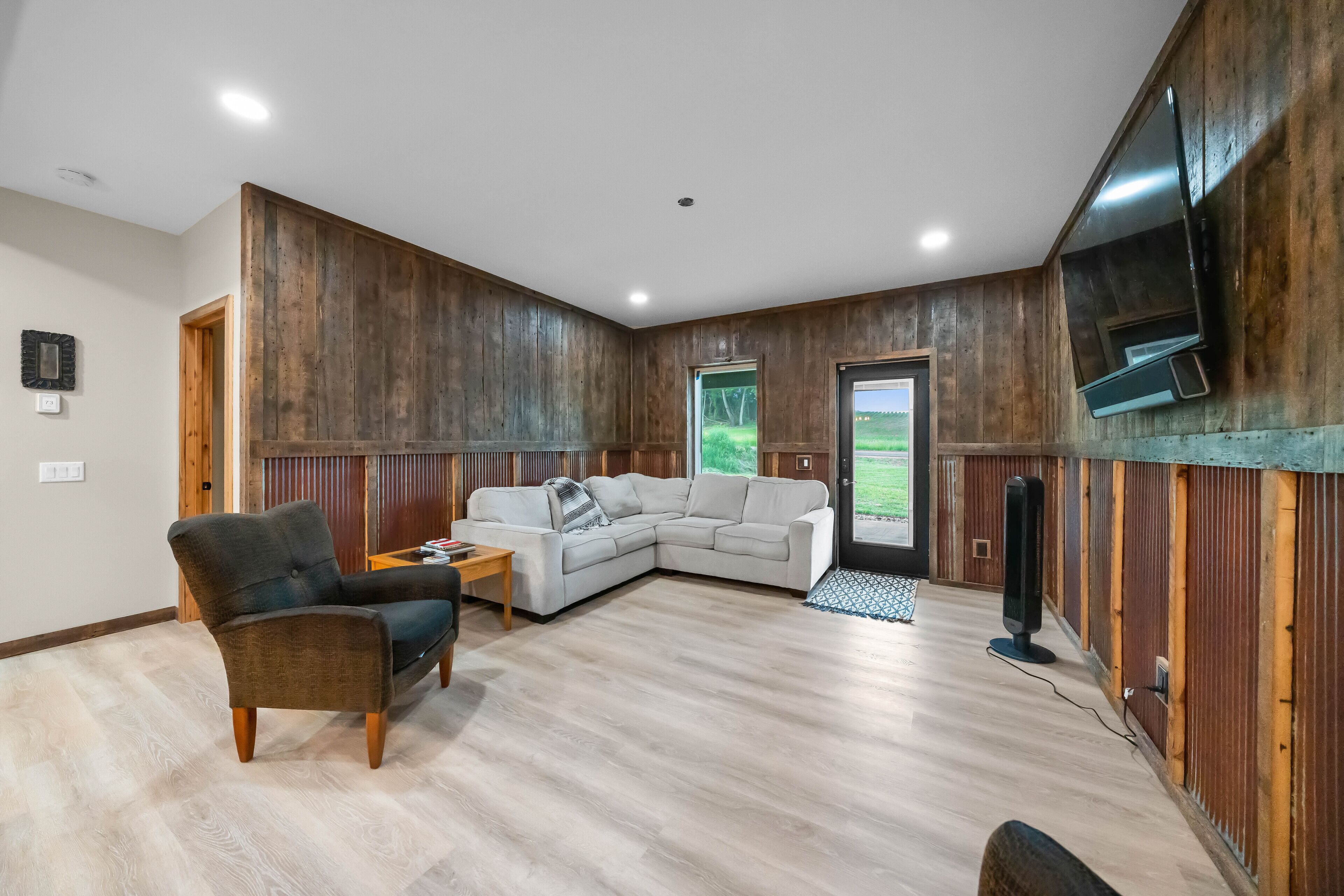 Brand New Country Rustic Barn-r&r At It's Finest! Madison Area - Deerfield, WI