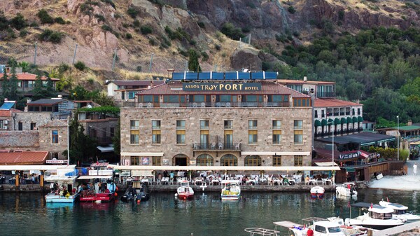 Assos Troy Port Hotel - Behram