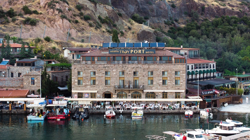 Assos Troy Port Hotel - Behram