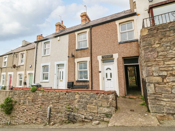 Pebblestone Cottage, Pet Friendly, With Open Fire In Llandudno - Llandudno