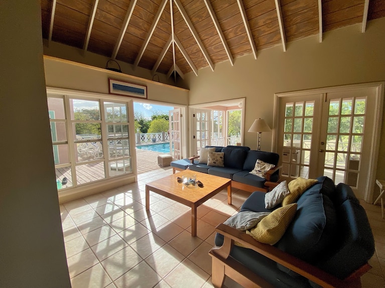 5 Bedroom Villa With Pool, 5 Min Walk To The Beach - San Cristóbal y Nieves