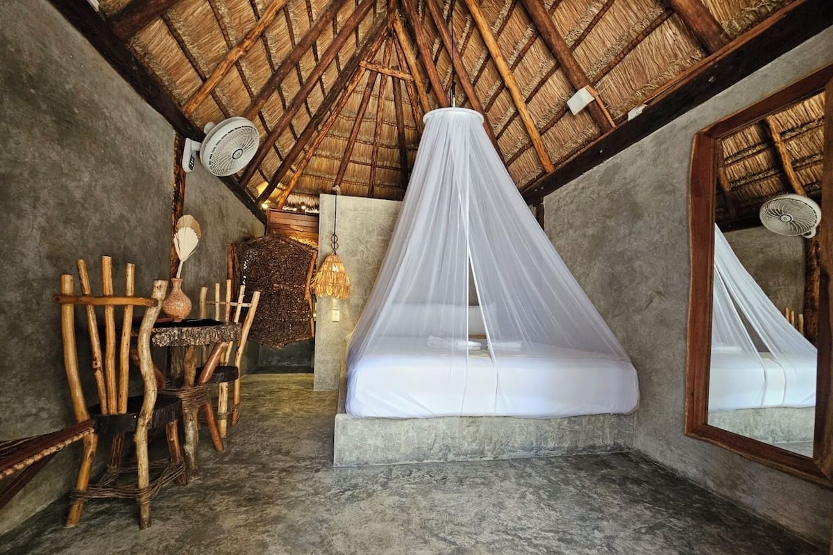 Cabana de Madeira Clássica | 1 quarto, Wi-fi grátis, roupa de cama fornecida