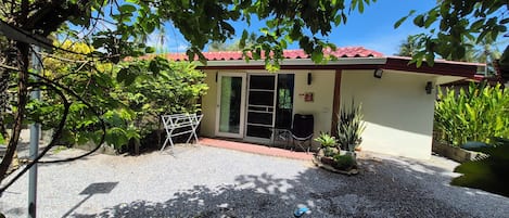 Conner View | Individualmente decorados, escrivaninha