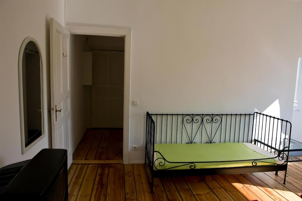 Private Apartment In Berlin's Most Central District 3 Minutes To The River Spree - Hennigsdorf