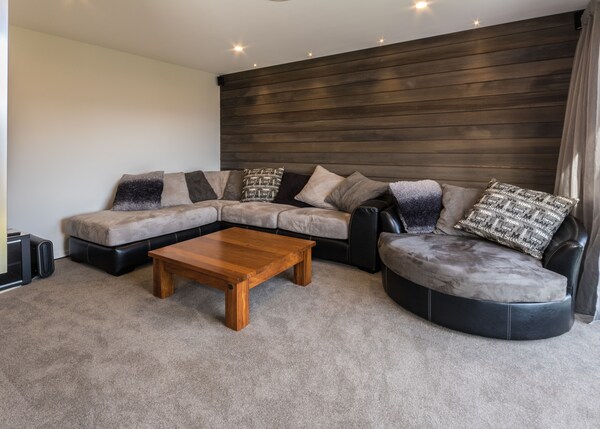 Peninsula Bay Luxury Retreat - Wanaka