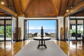 Entrada (vista interior)