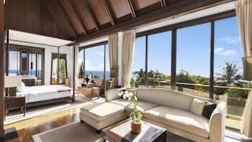 Cofre no quarto, secretária