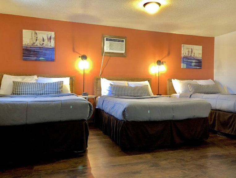 Hilltop Lodge - Willow -Triple Cabin - Minnesota