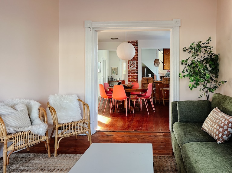 The Peach St. House - 1 Block To Park And Shops, Close To Beach! - Cape Charles, VA