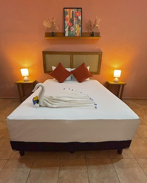 Quarto casal ou duplo superior, 1 cama de casal | Escrivaninha, ferros/tábuas de passar roupa, Wi-Fi de cortesia