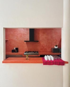 Micro-ondas, cooktop, torradeira, panela elétrica de arroz