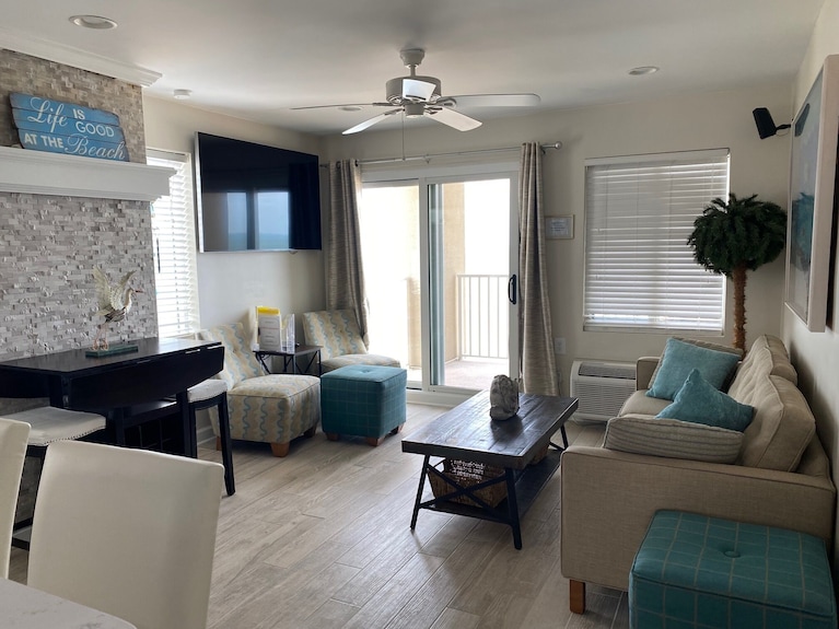 Joshua2 On The Boardwalk In The Virginia Beach Oceanfront Resort Area - Virginia Beach, VA