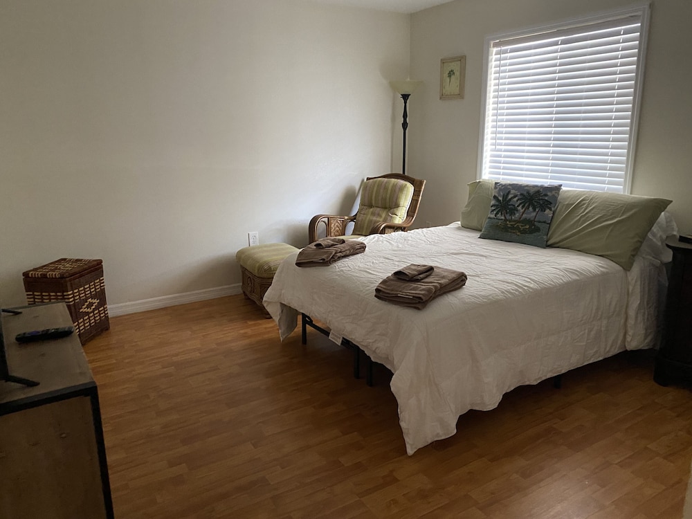 Walk To Ocean Updated And Modern Quiet 2 Bedroom Beach House - Cape Canaveral, FL