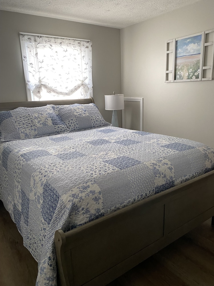 Country View Cottage-beautiful Views! Book Your Ski Weekend! Just Minutes Away. - Virginia