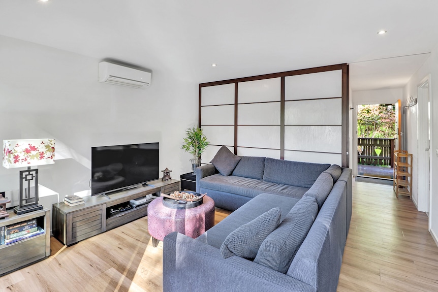 Ren Basera - Minutes From The Base Of Mt Buller - 마운트 불러