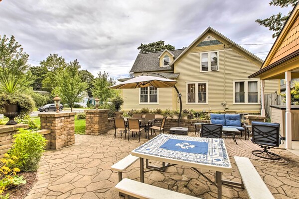 Dog-friendly Home W/ Balcony & Yard In Surgeon Bay - Sturgeon Bay, WI