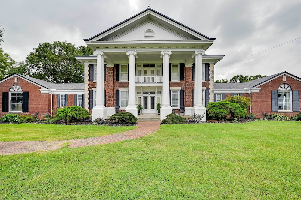 Bowling Green House W/ Shared Pool! - Bowling Green