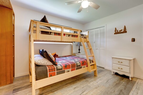 1 Mi To Lake: Hot Tub Haven In Pollock Pines! - Pollock Pines, CA