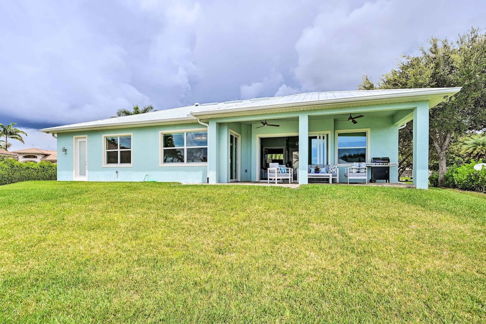 Luxurious Canal-front Retreat W/ Game Room! - Florida