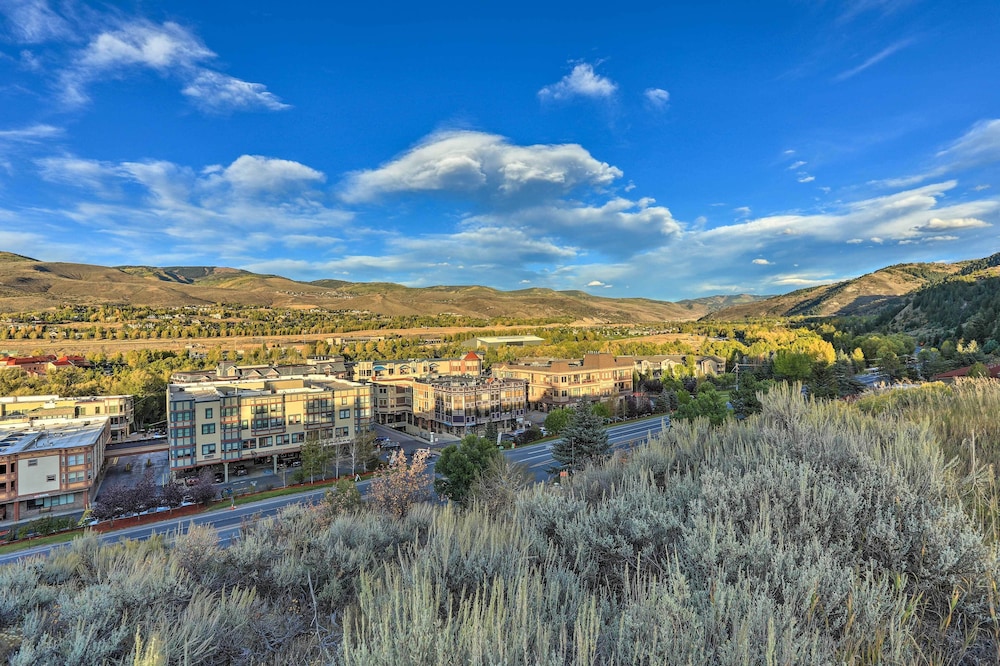 Walkable Dtwn Condo ~ 5 Miles To Beaver Creek Ski! - Edwards, CO